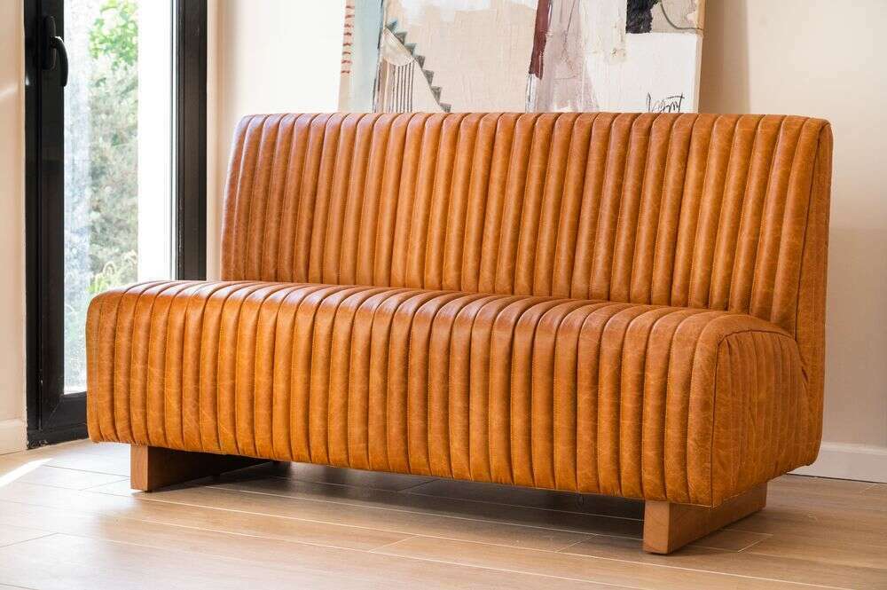 SILLON DE COMEDOR FERRARO - CUERO ITALIANO CARAMELO - 1.53 MTS